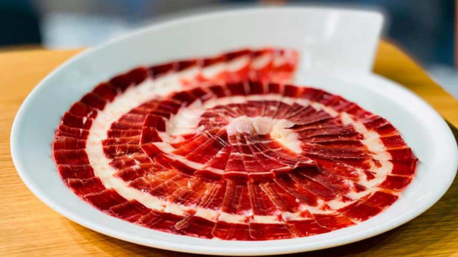 Diferencias entre jamón ibérico y serrano: ¿Cuál elegir y por qué ...